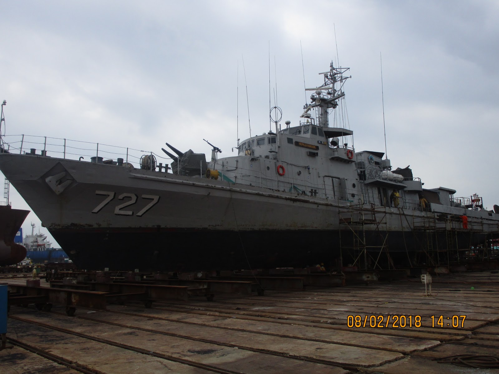 SHIP REPAIR: KRI PULANG RANGSANG 727