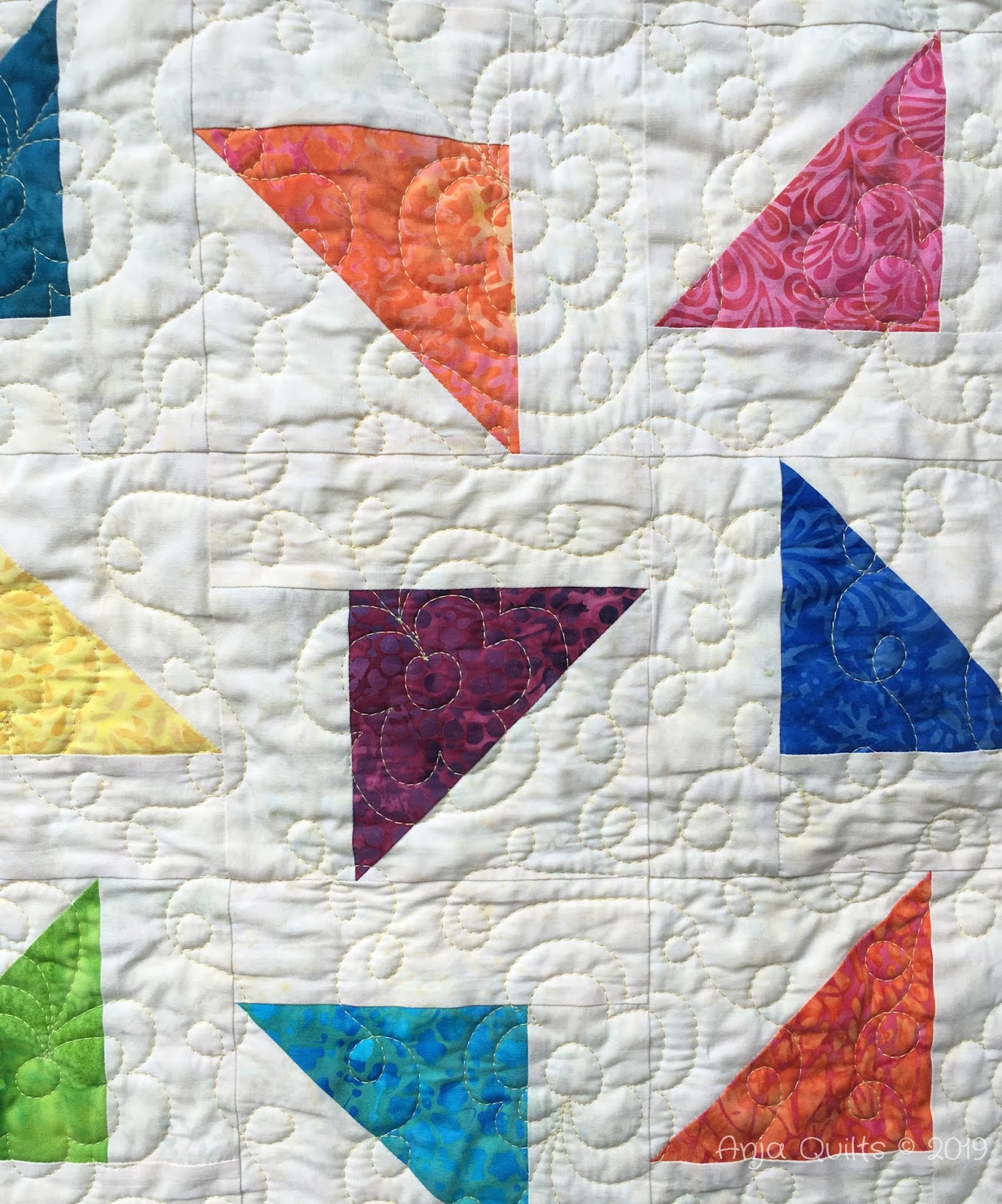 Anja Quilts: TGIFF - Flying Confetti Quilt #1