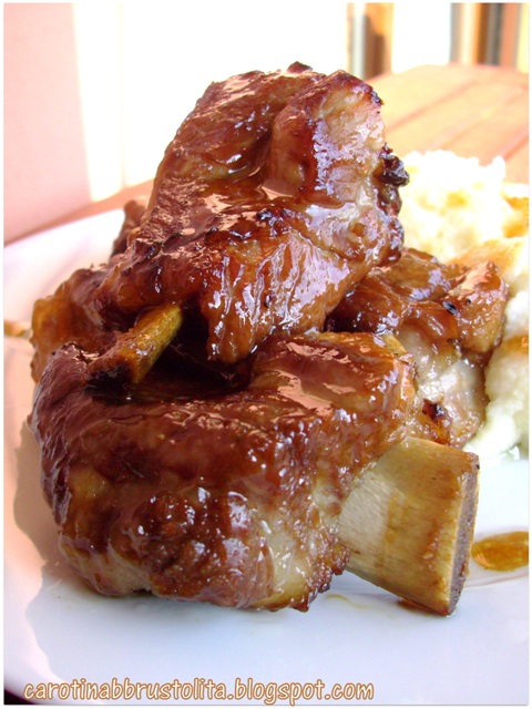 Carotina abbrustolita: Costine di maiale glassate