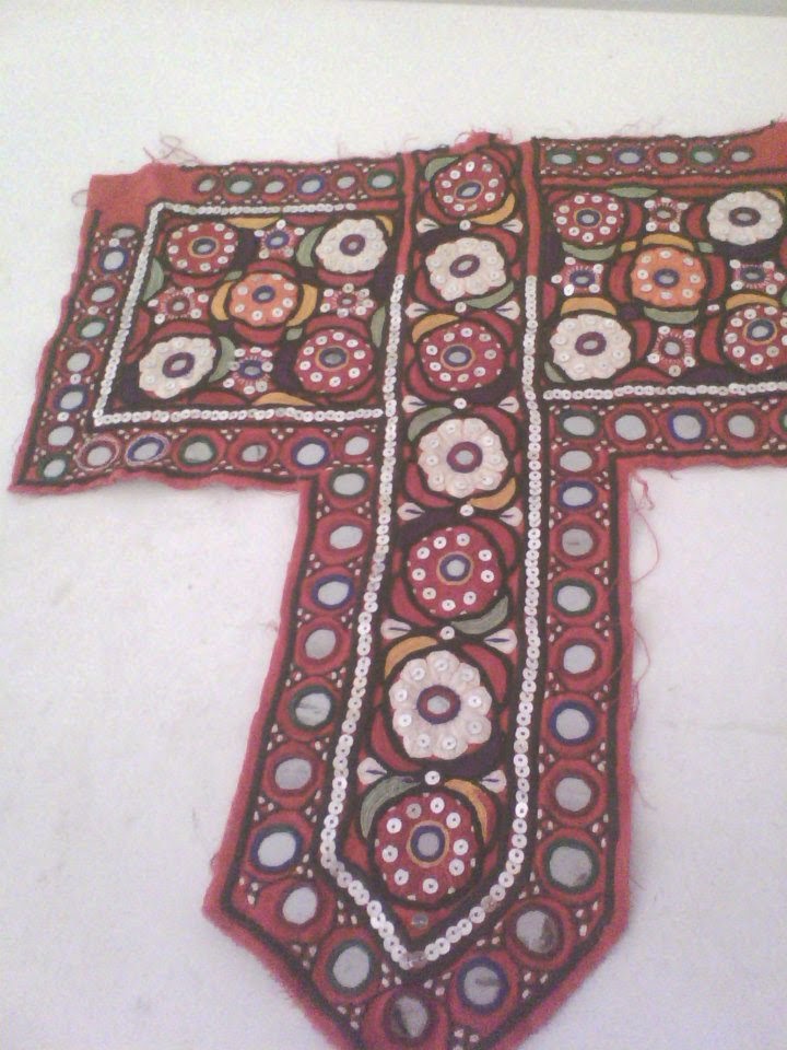 Sindhi Culture and sindhi dress: Sindhi Embroidery Neck Designs