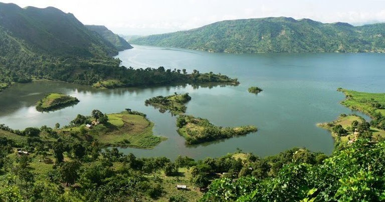 Lac Azuéï ~ Rad'art Historique