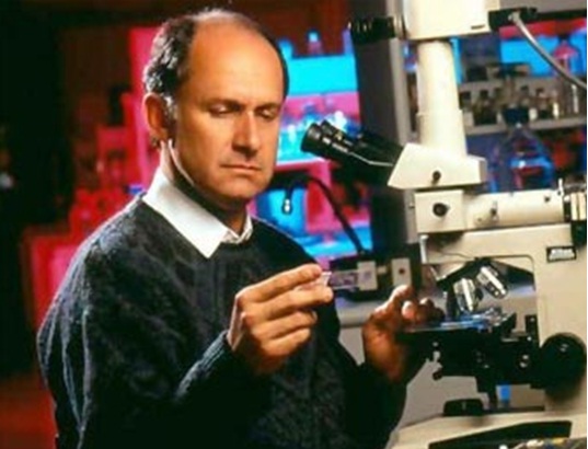 ENCIENDE LA LLAMA DEL CONOCIMIENTO: Biografía De Manuel Elkin Patarroyo