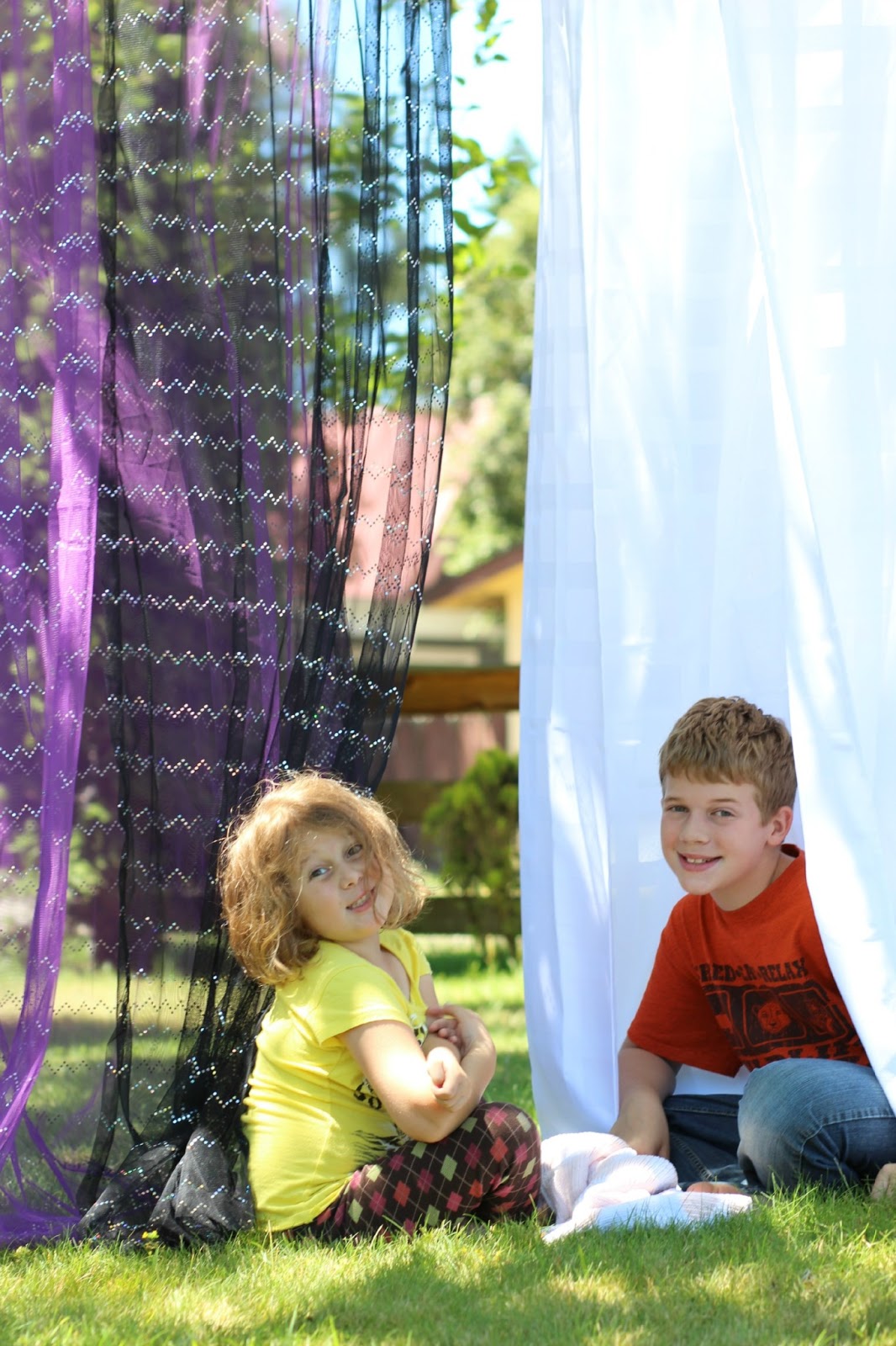 The Sassy Homemaker: Hula Hoop Forts