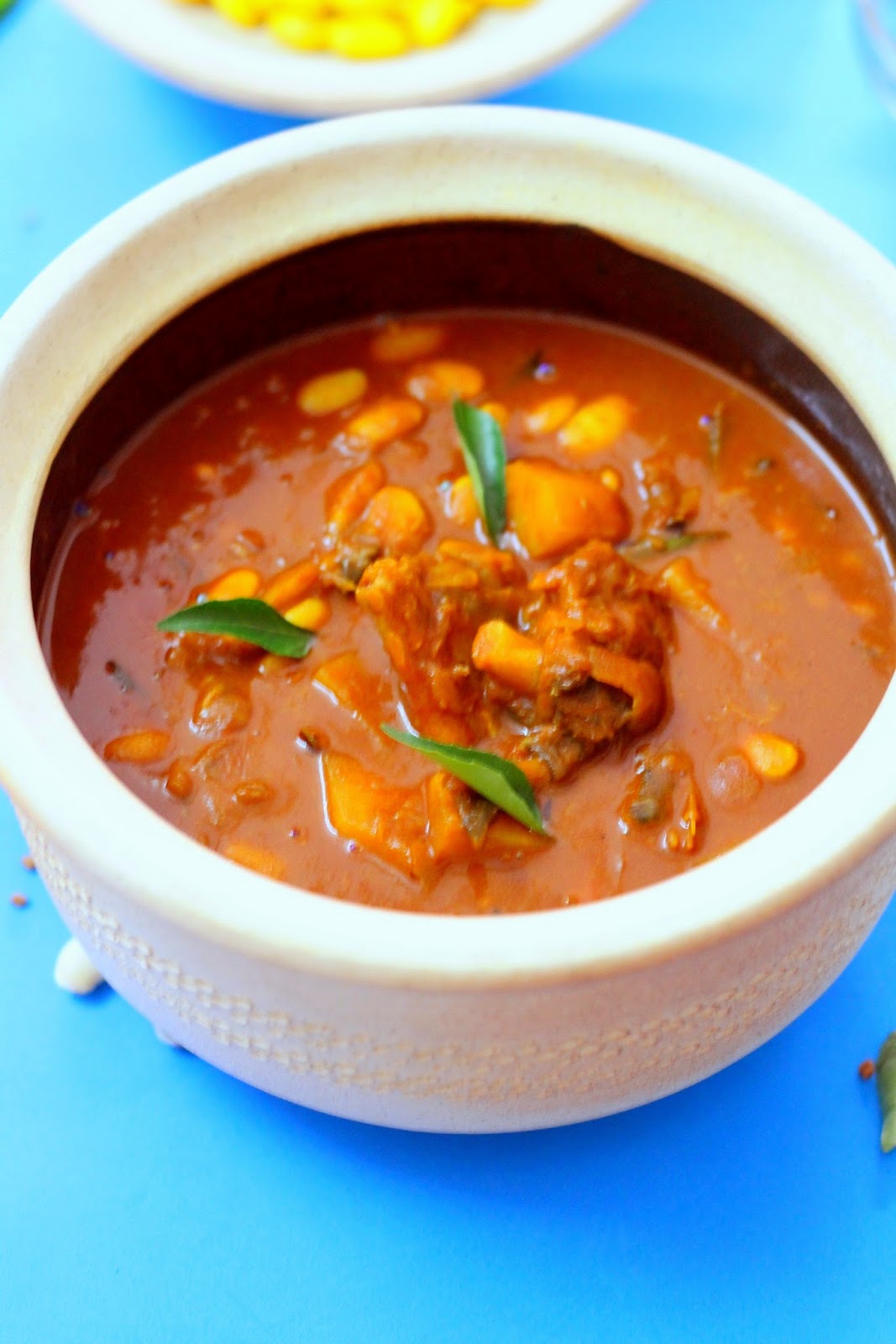 Mochakottai Karuvadu Kulumbu (Field Beans Salted Fish Curry)