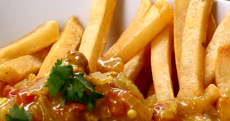 Chicken Curry Fries #chicken #curry #fries >> #food >> #easy>> #vegetarian