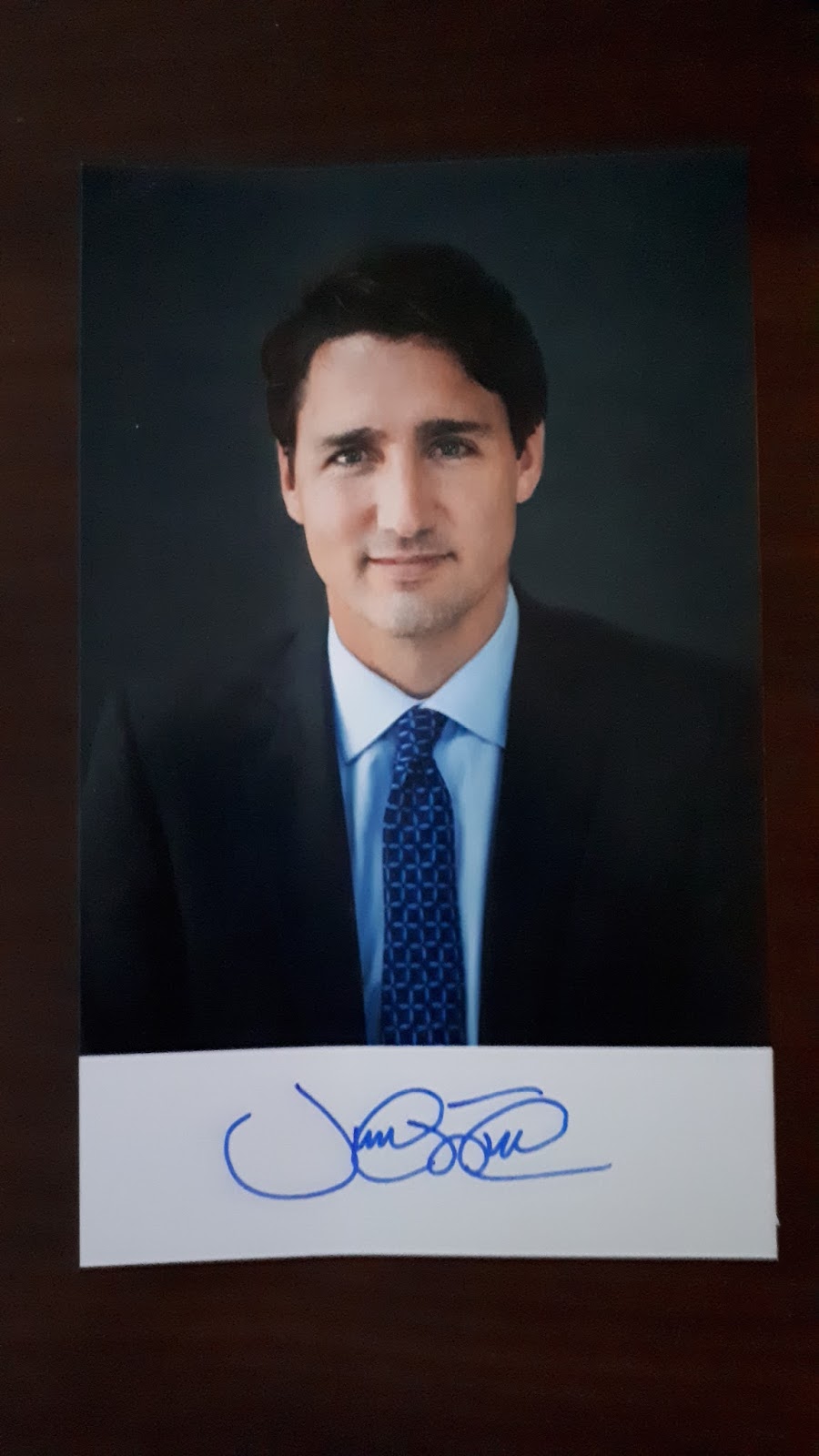 Autograph VIP: Justin Pierre James Trudeau, a Canadian politician ...