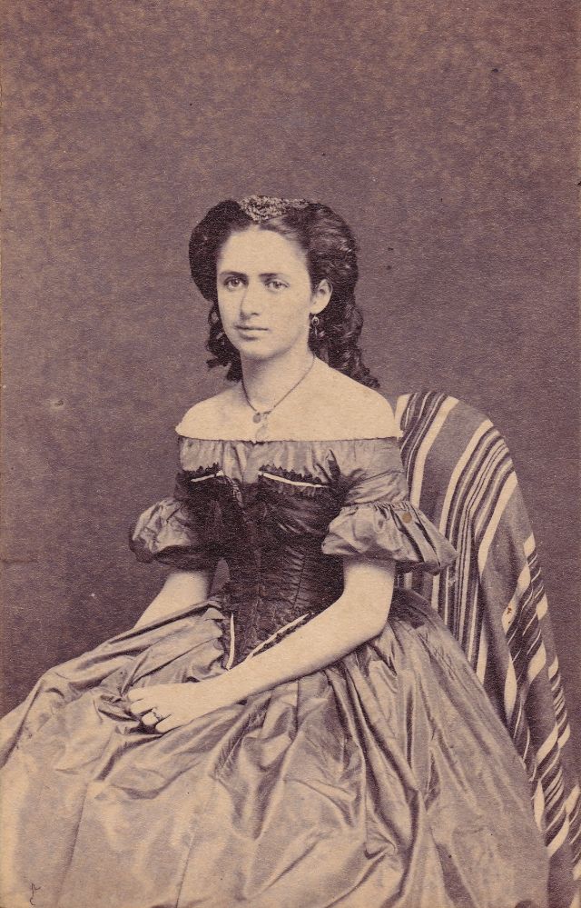 30 Elegant Photos Show the 1860s Women’s Dress Styles ~ Vintage Everyday