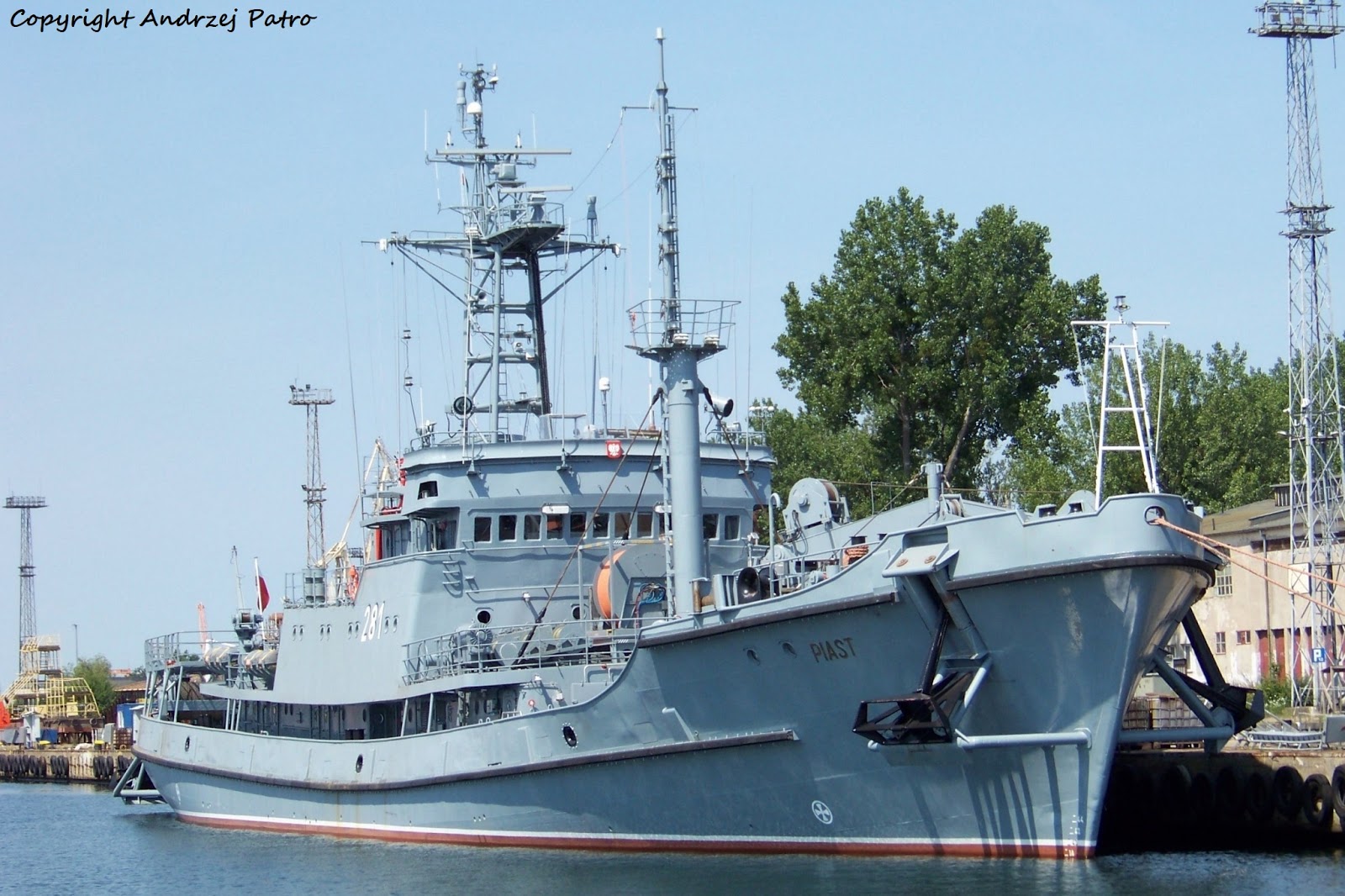 W obiektywie shipspottera czyli z migawką nad portową sadzawką: Z cyklu ...