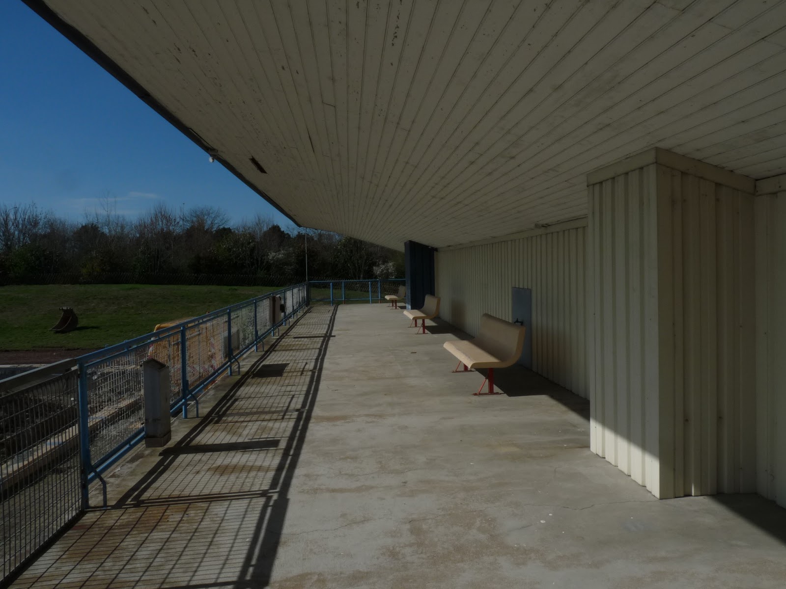 E. TARON : qu'avons-nous derrière la tête?