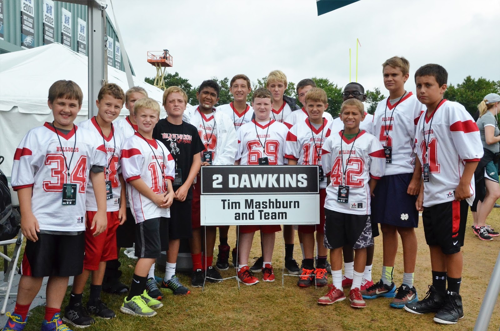 A Bulldog's Journey: Van Reed Midgets at Philadelphia Eagles Practice