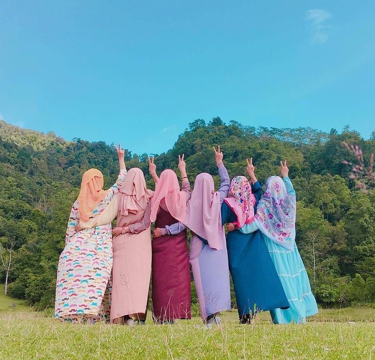 Memiliki banyak sahabat sejati - Elinotes - Review By Eli Setiawan