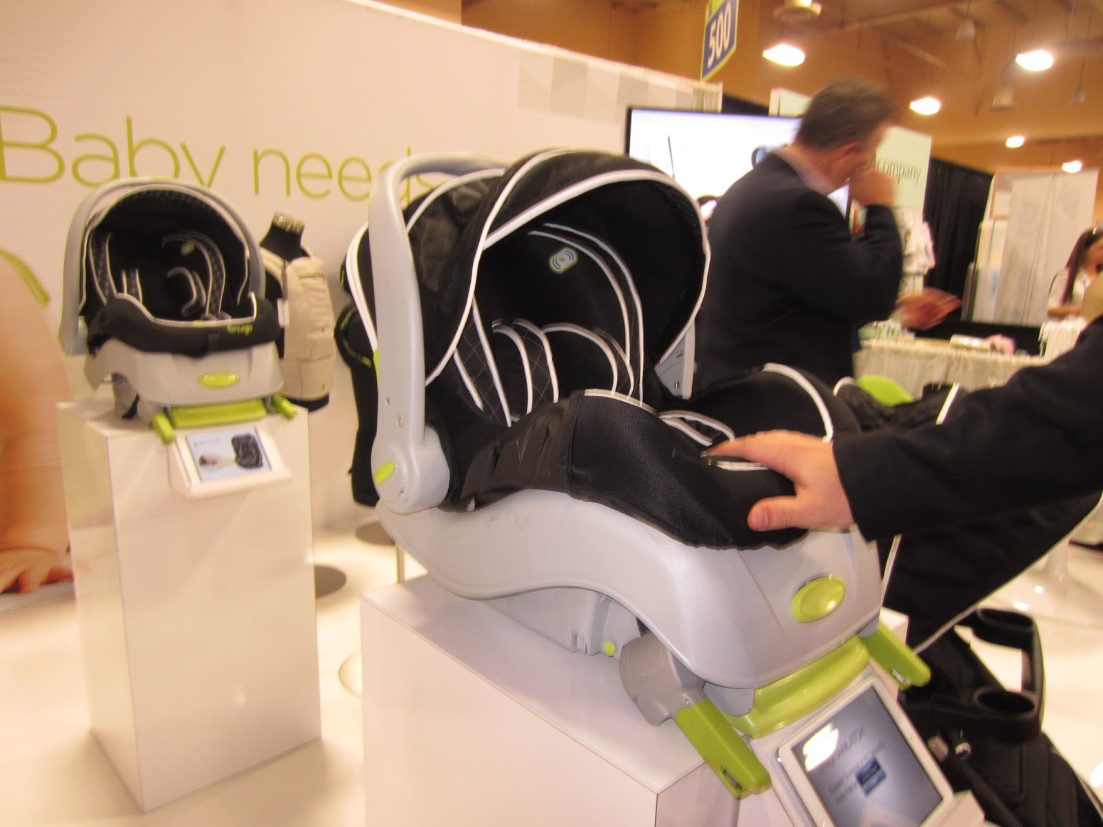 StrollerQueenReviews: Snugli Car Seats, Snugli Carriers, Snugli Stroller