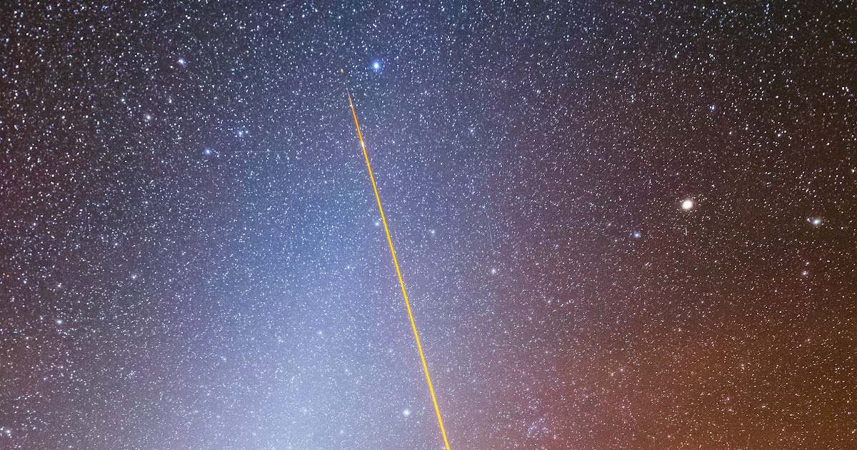 Les Lasers du Very Large Telescope dans le Ciel de l'Atacama - Astro ...