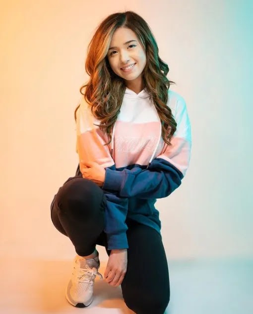 Pokimane Biography, Height, Family, Photo, Wiki & More