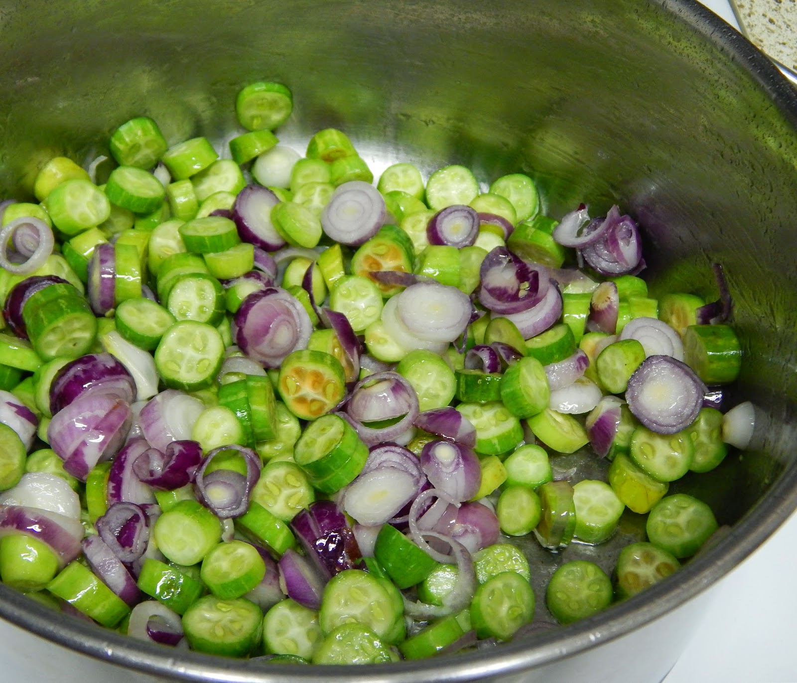 Palatable dishes from Jess's kitchen :) : Ivy Gourd / Tindora / Kovakka ...