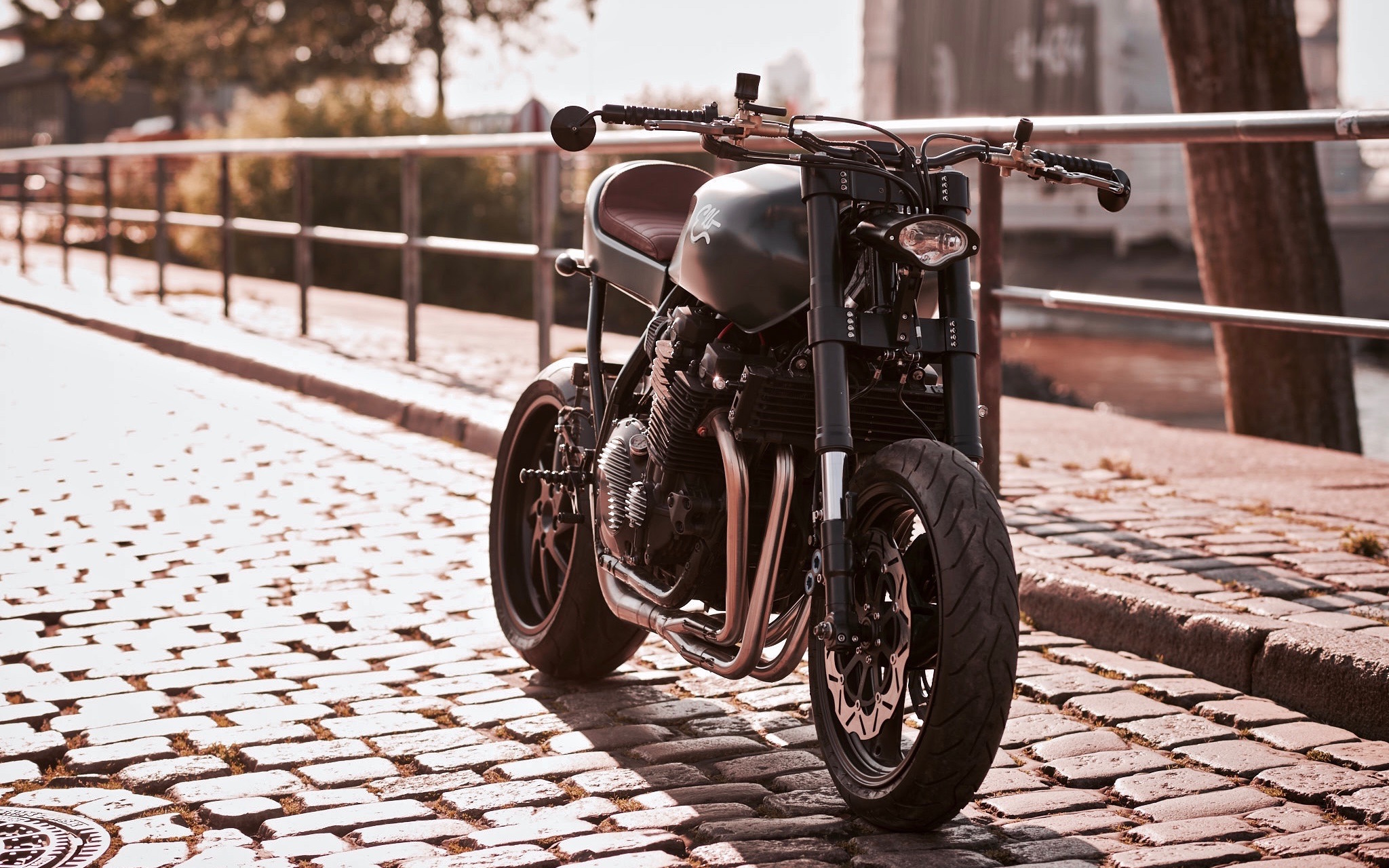 Readers rides: Elb Customs XJR - Inazuma café racer