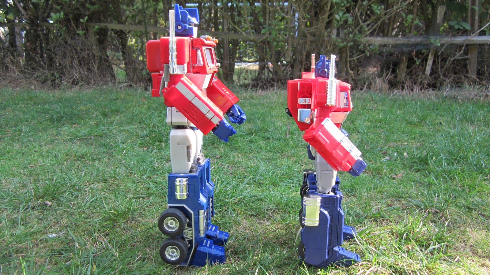 When Toys Rule The World: Review: Masterpiece Optimus Prime comparison ...