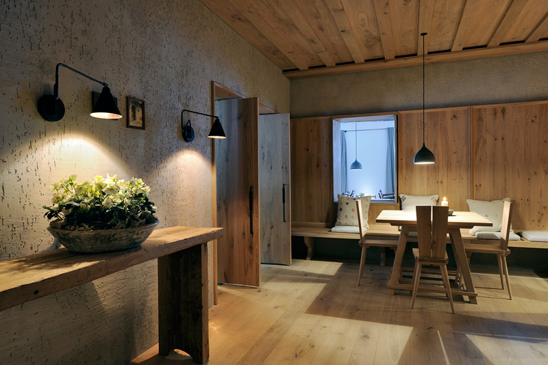 ESTILO RUSTICO: Hotel Rustico y Minimalista en Austria