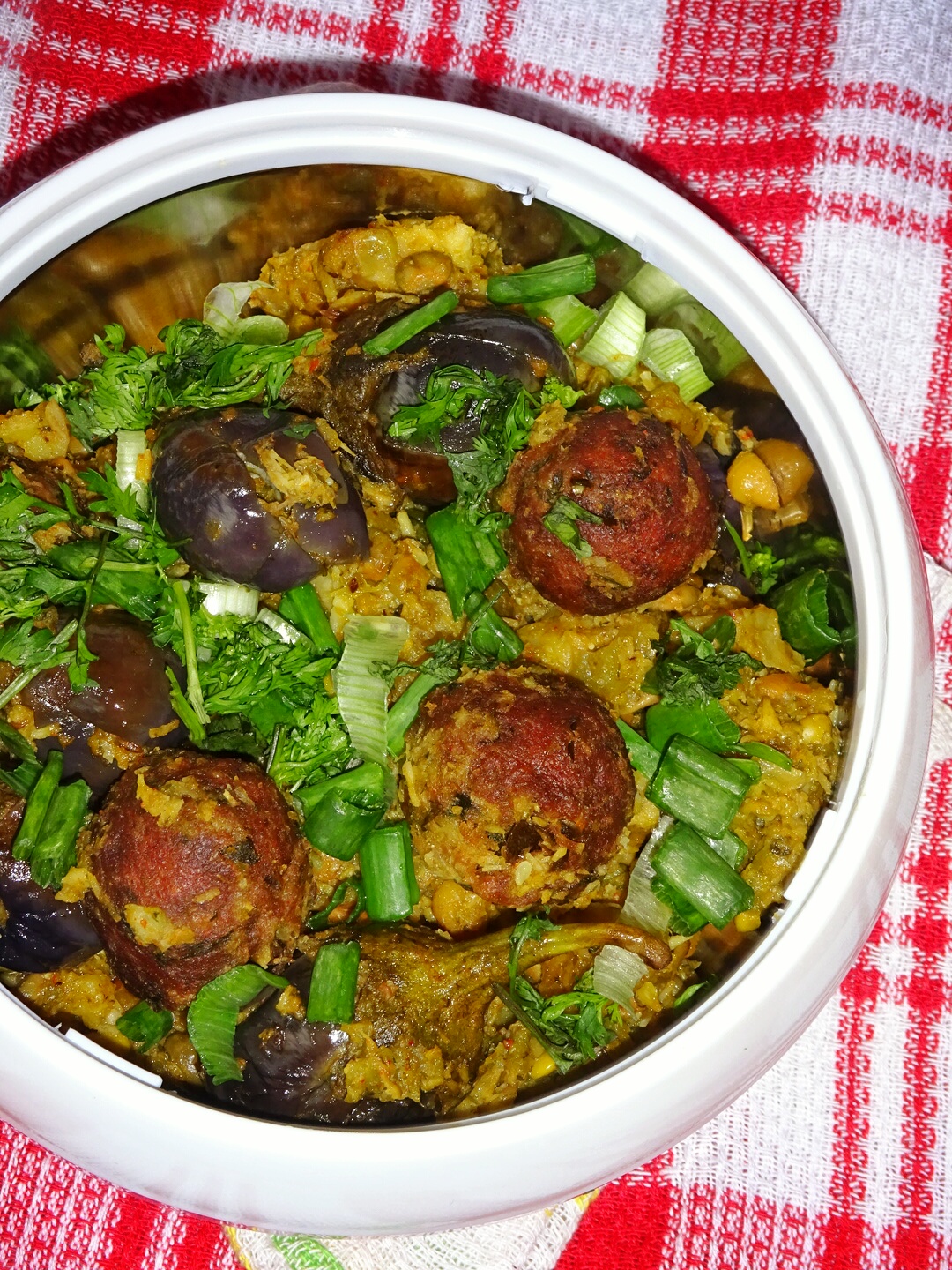 Veg Indian Cooking: Undhiyu