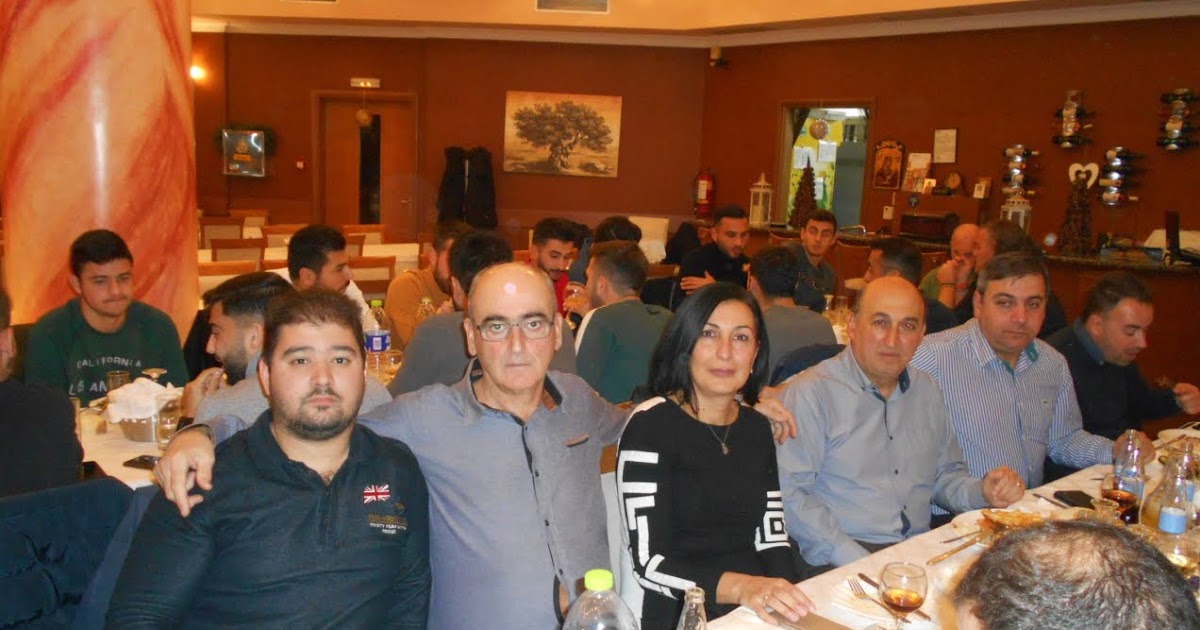 ΛΕΥΤΕΡΙΑ: Χριστουγεννιάτικο δείπνο στην ομάδα του ΠΙΕΡΙΚΟΥ παρέθεσαν τα ...