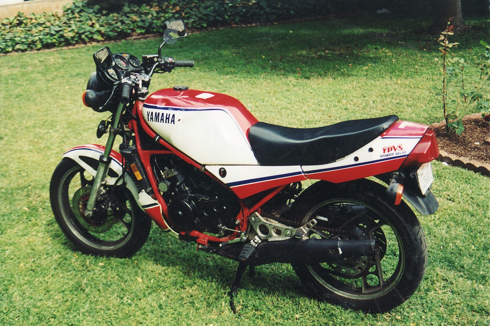 Greasy Hands and Busted Knuckles: Yamaha RZ350 - First Custom bike build