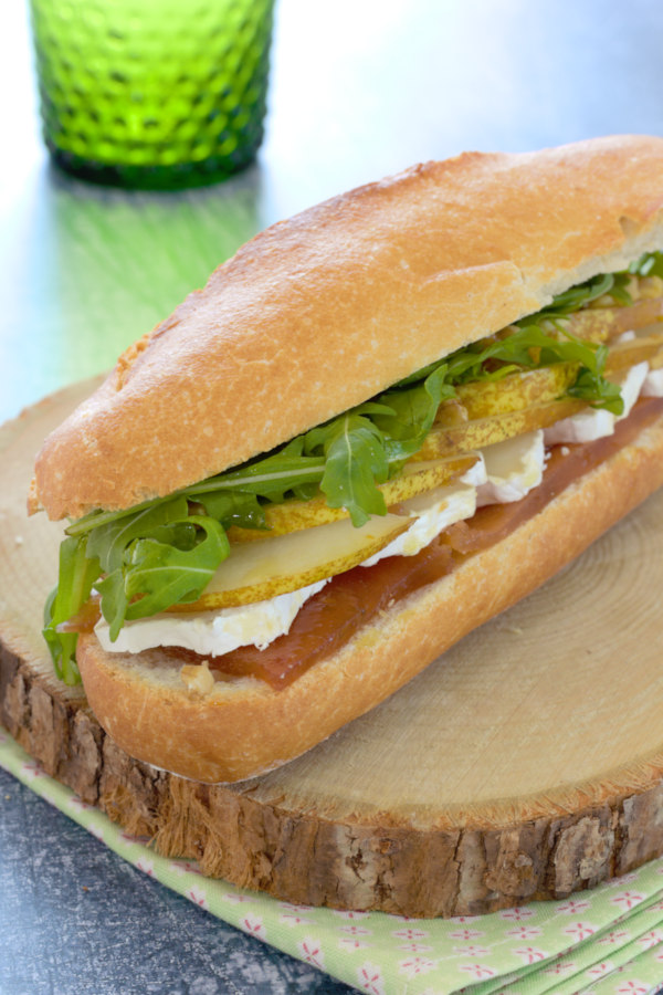 Cinco Quartos de Laranja: Sandes de marmelada com queijo e pêra