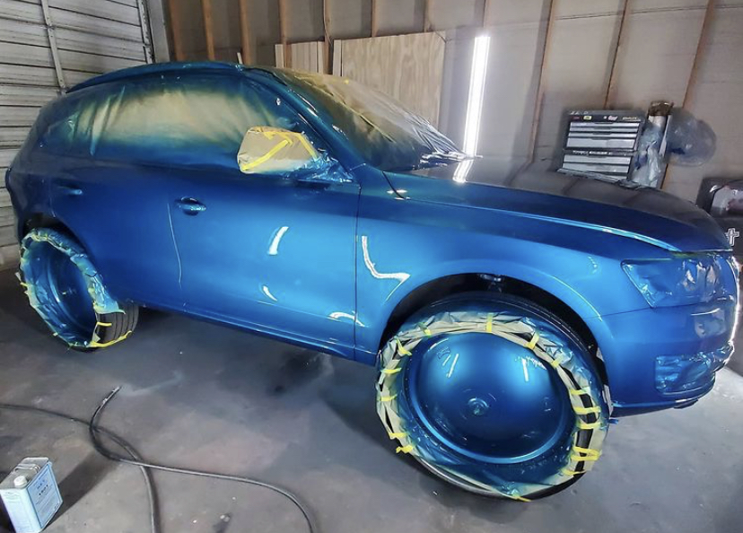 Ace-1: First in the World Audi Q5 on 30" DUB Esinem SL Floaters