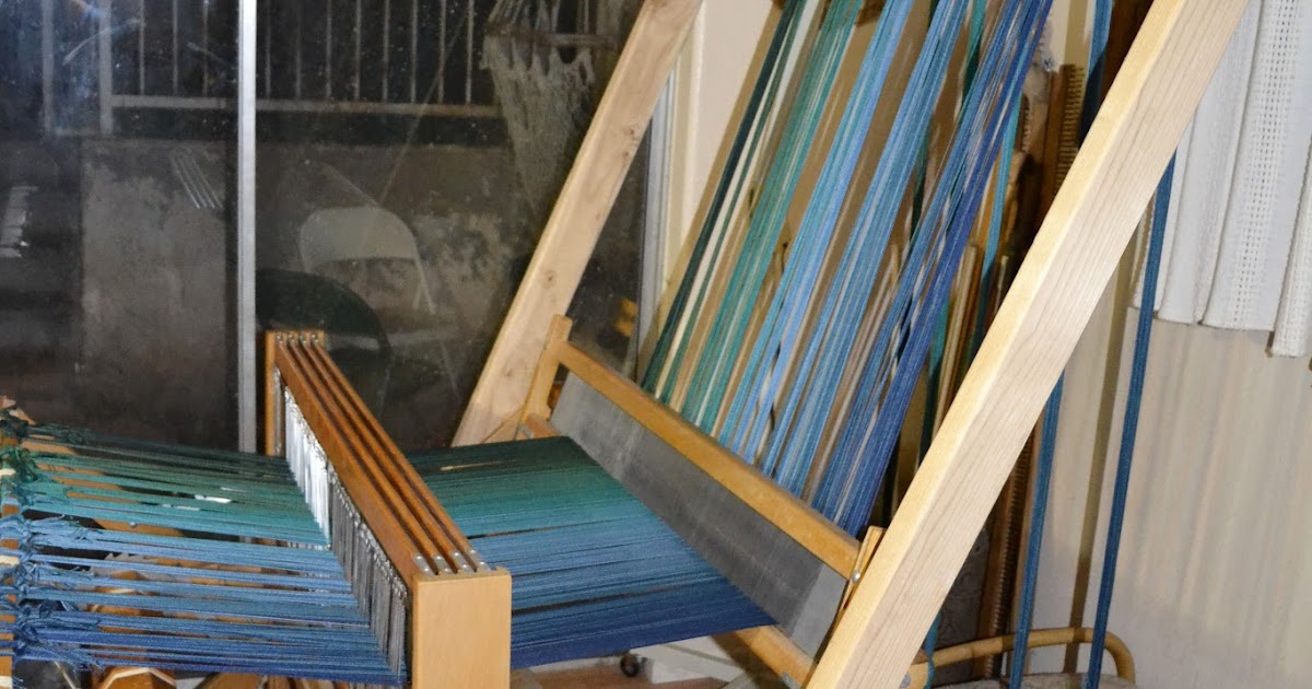 Tangible Daydreams: Why I love my warping trapeze. Ready to weave!
