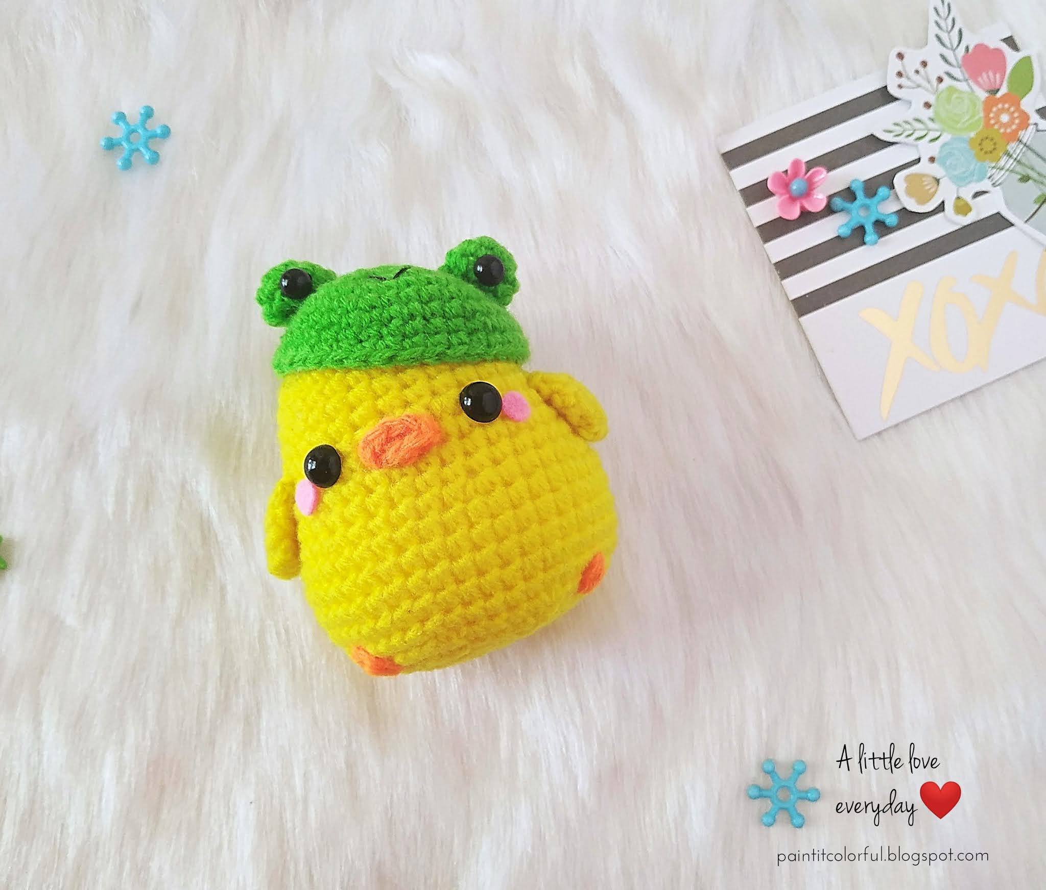 Amigurumi chick free pattern. - A little love everyday!