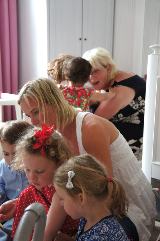 The House And Life Of Mine: Kalas för Julia