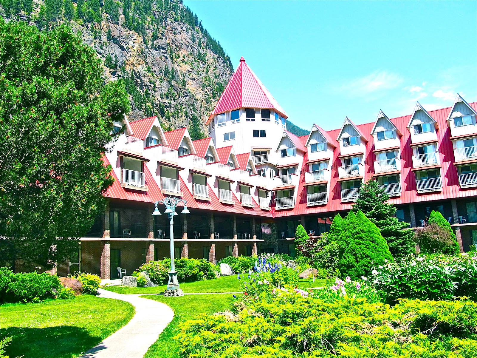 "CALGARY STAMPEDE TRIP": "LAKE CHATEAU AT THREE VALLEY GAP"