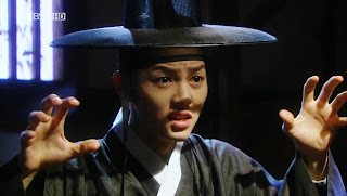 Mengenal Pakaian Tradisional Korea