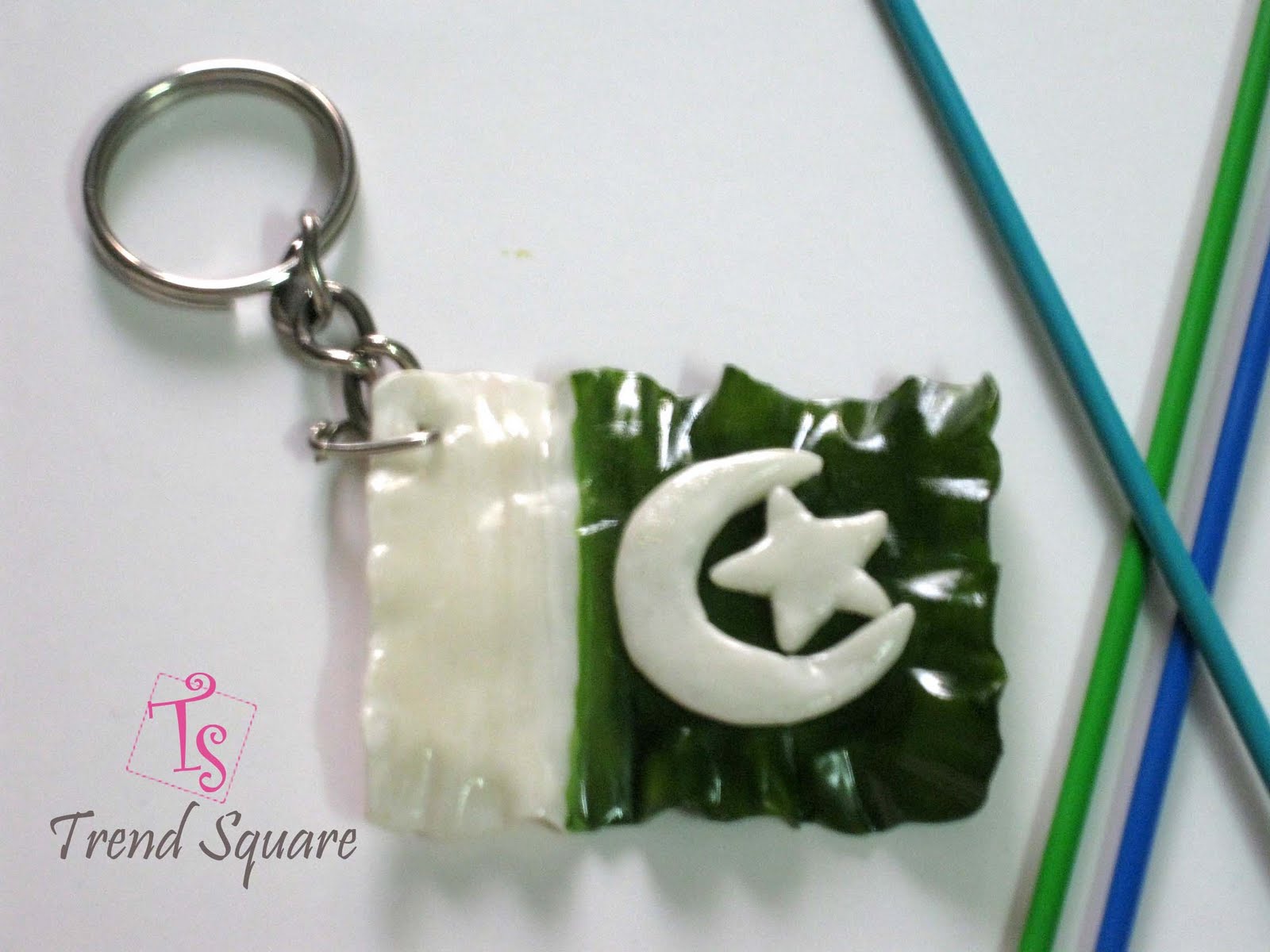 Trend Square: Pakistan Flag Keychain