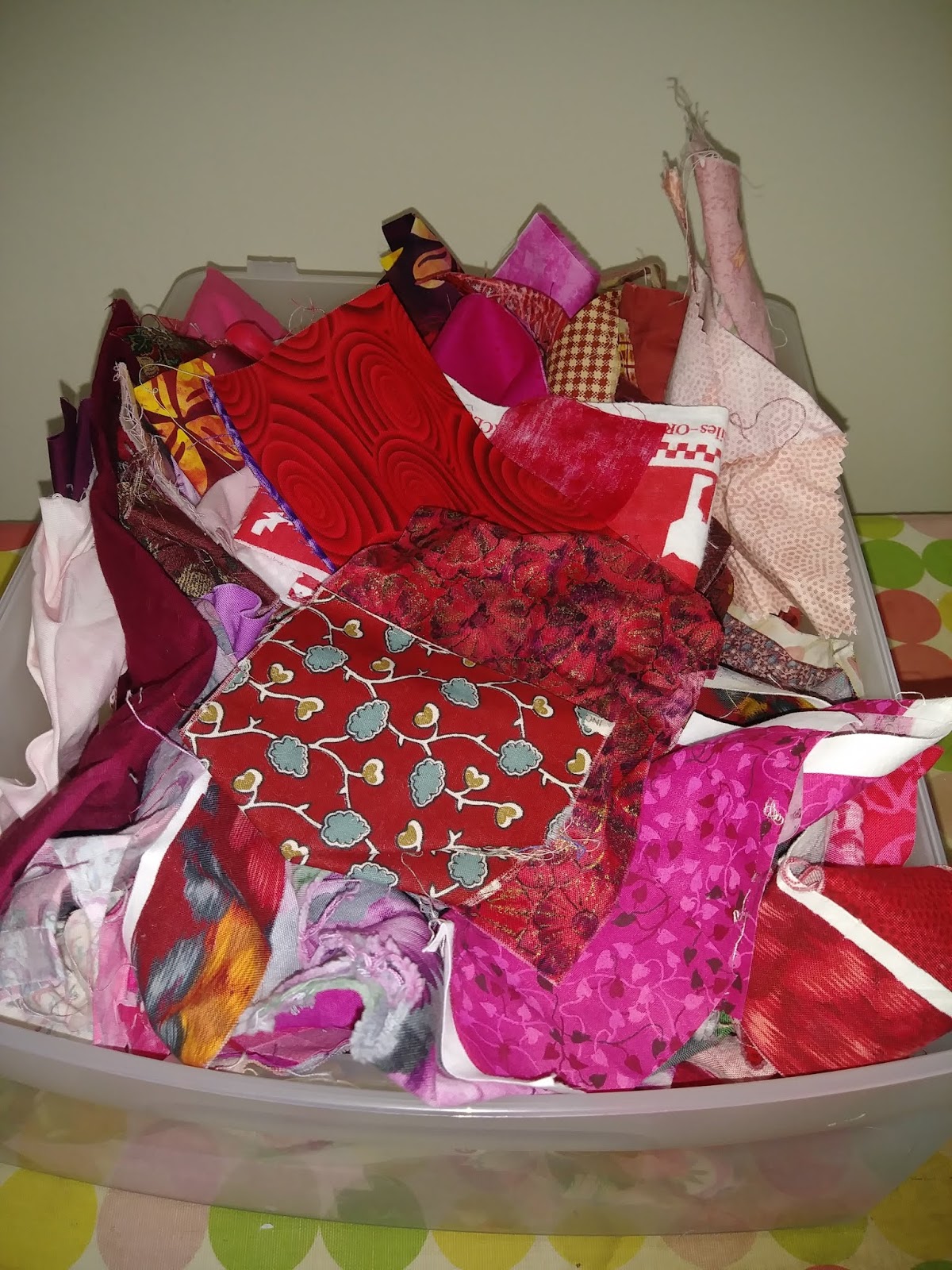 Diary of a madkapquilter: RSC 19 January Red Scraps