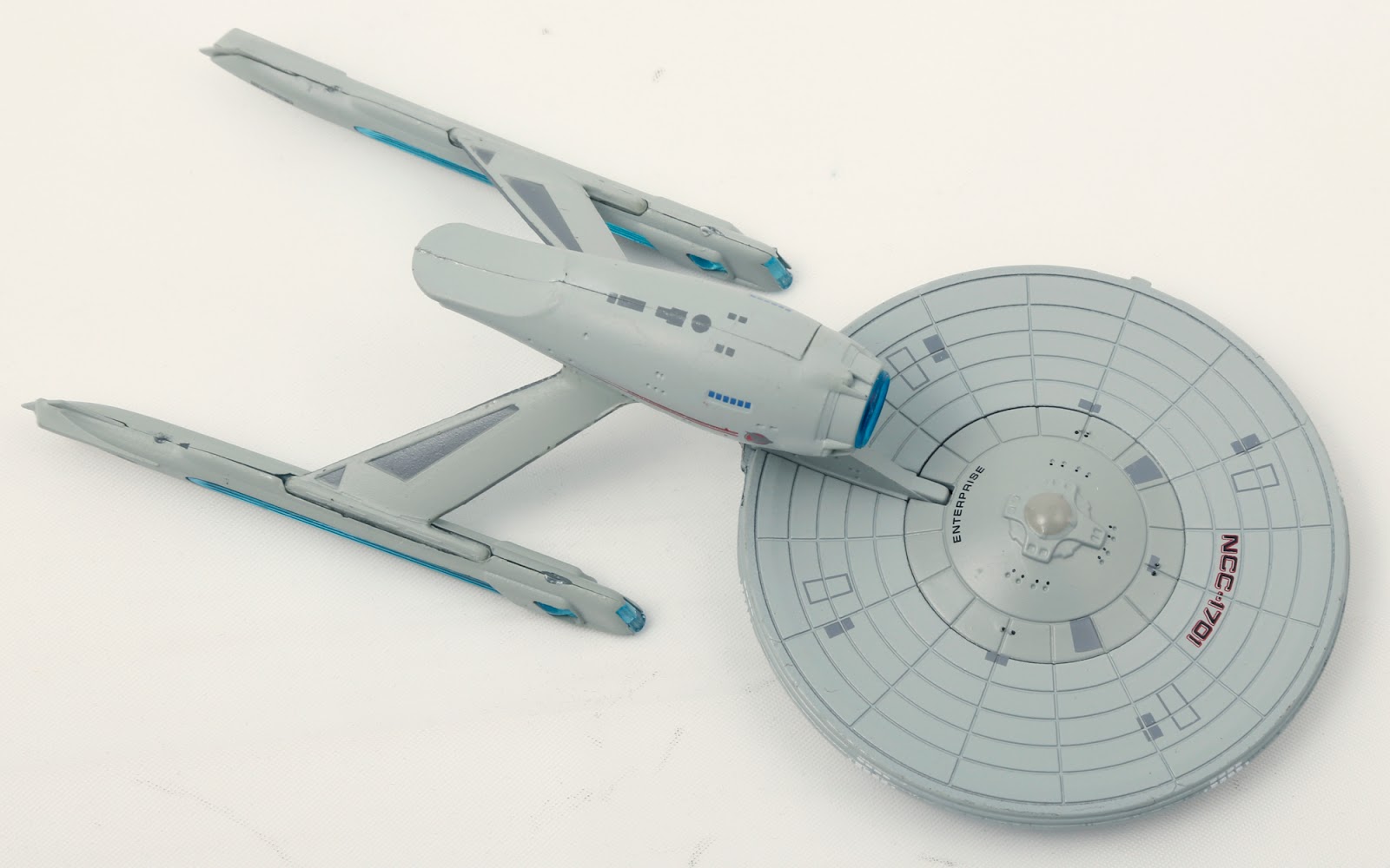 The Trek Collective: Review: The Official Starships Collection #2 - USS ...