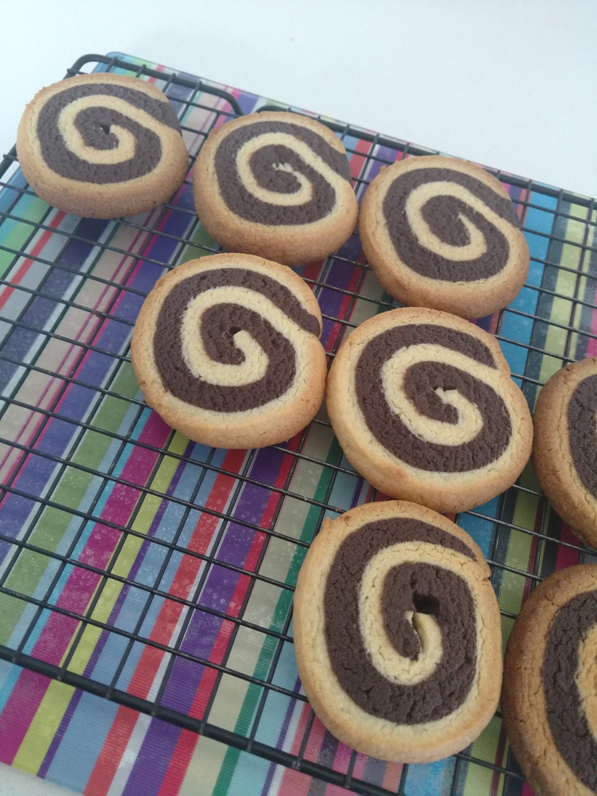 Mad Hatter's Tea Party: Chocolate & Vanilla Pinwheel Swirl Biscuits