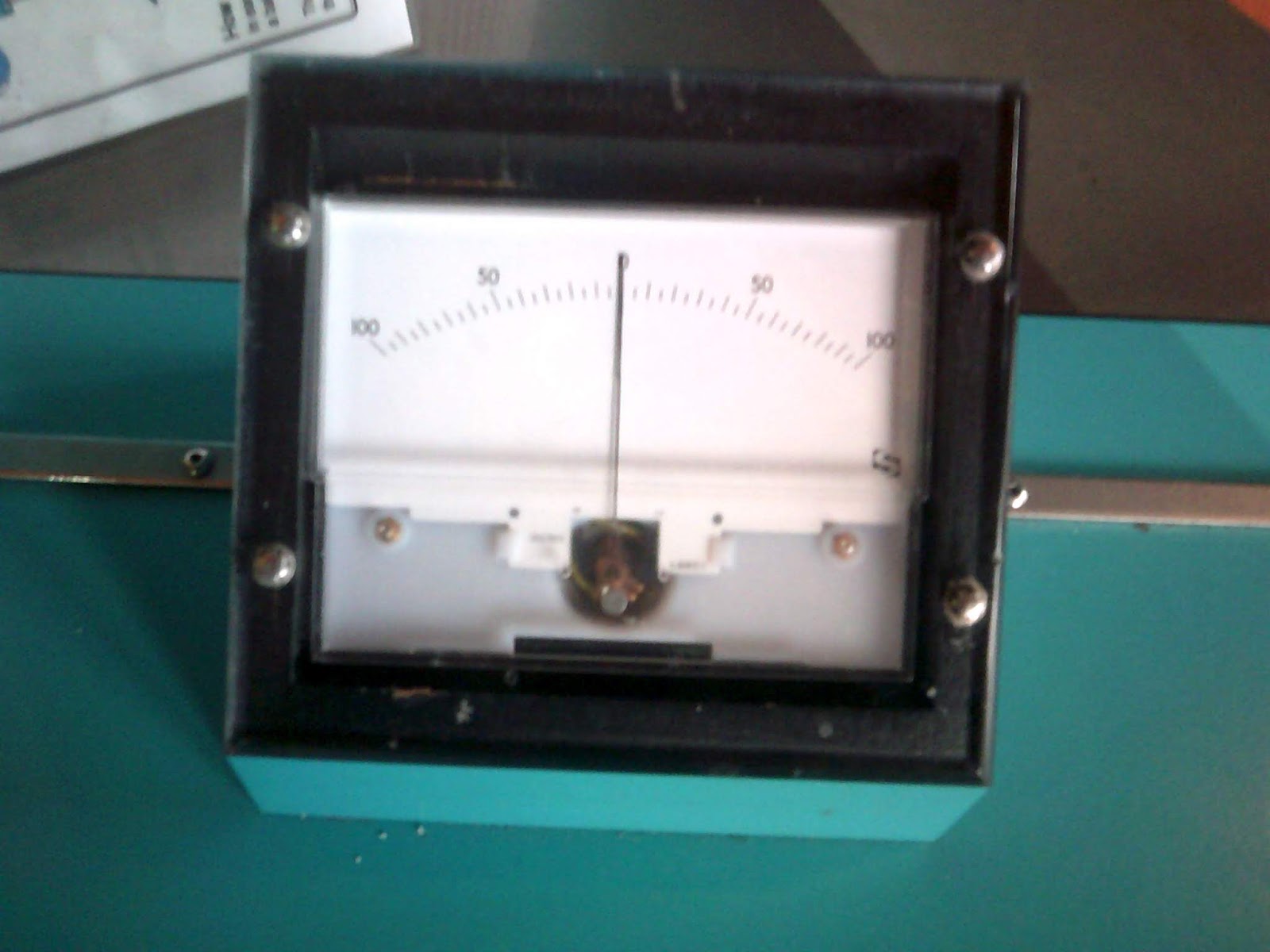wigton physics: Is this a voltmeter?