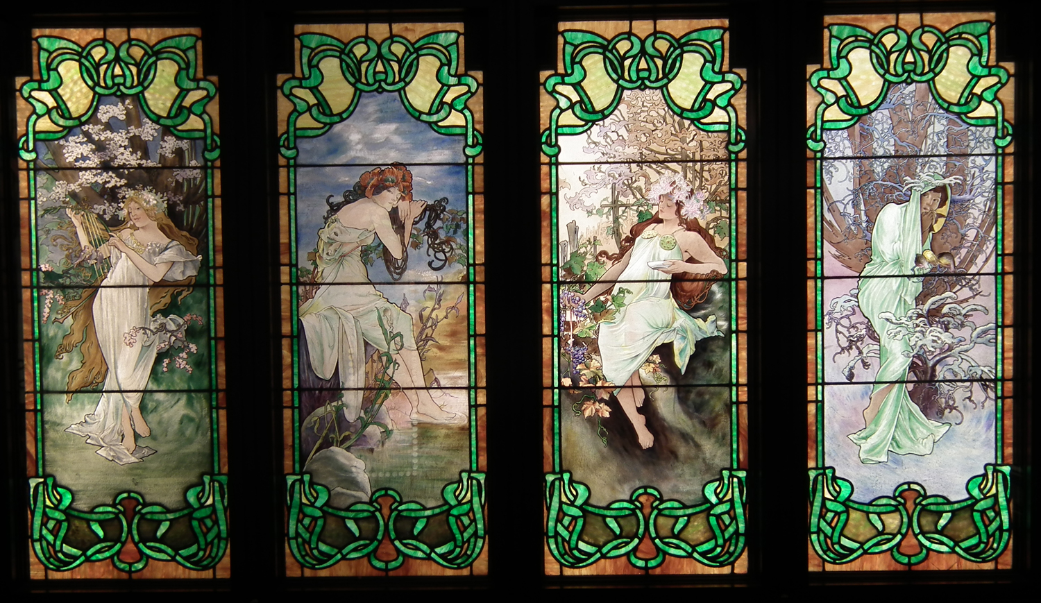 Cutting Ice With Me: Smith Museum of Stained Glass!
