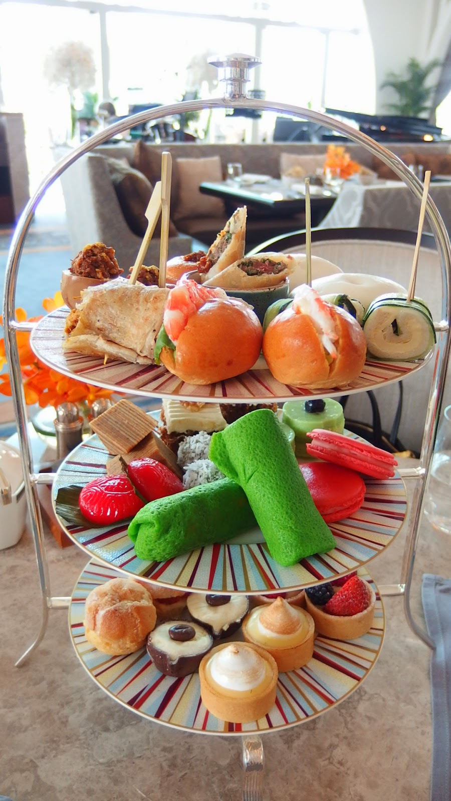 SuMMeR LoVes To Eat! Singapore Food Blog: Afternoon Tea at The Clifford ...