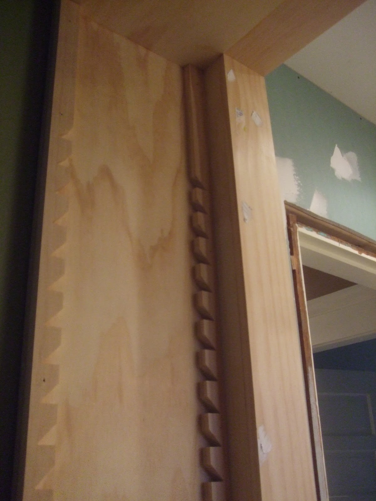 The Smiths: Sawtooth shelf supports for the closet