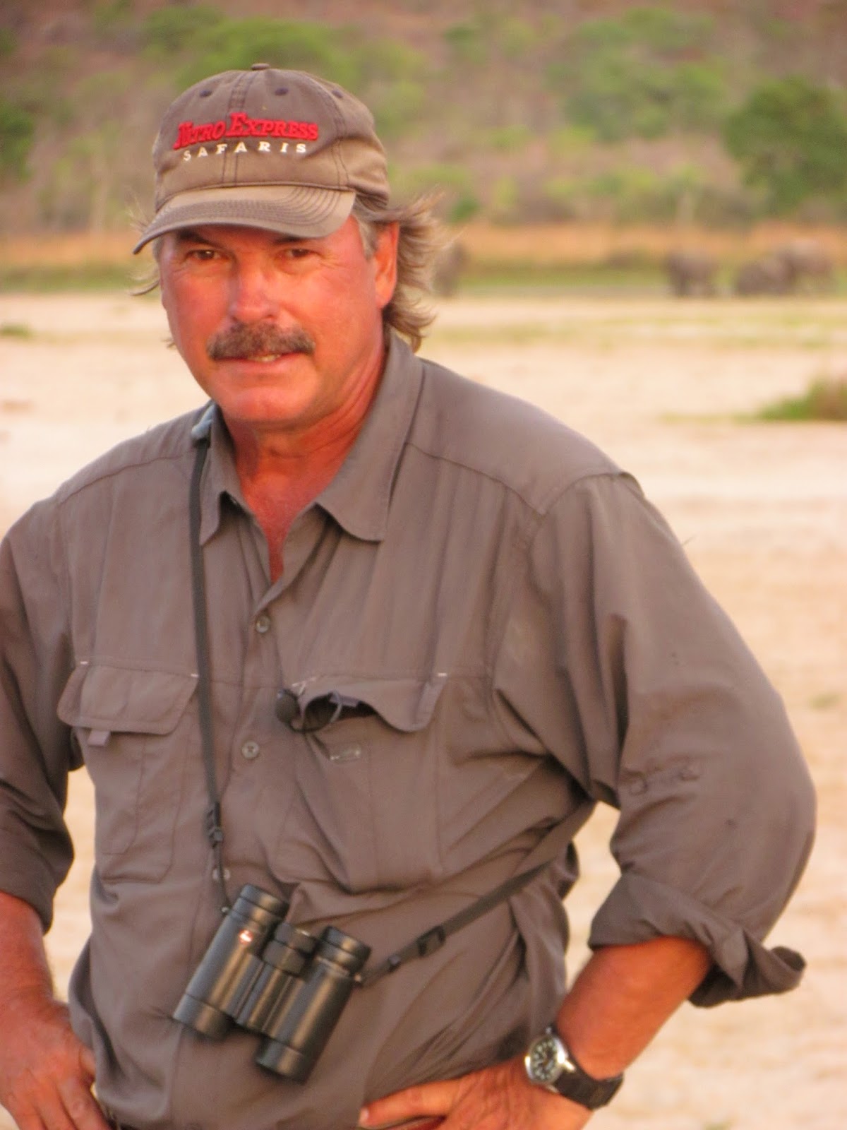 DIIZCHE SAFARI ADVENTURES Blog: South Africa Buffalo Safari: With ...