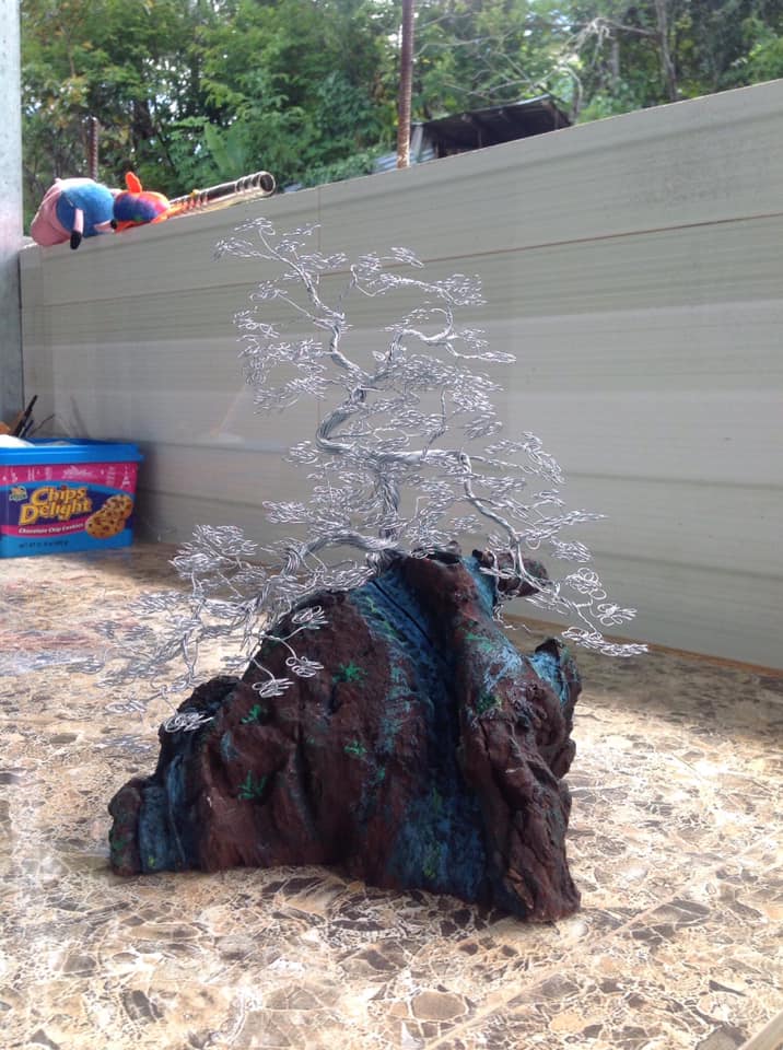 Self-taught Igorota artist makes intricate wire sculpture by twisting ...