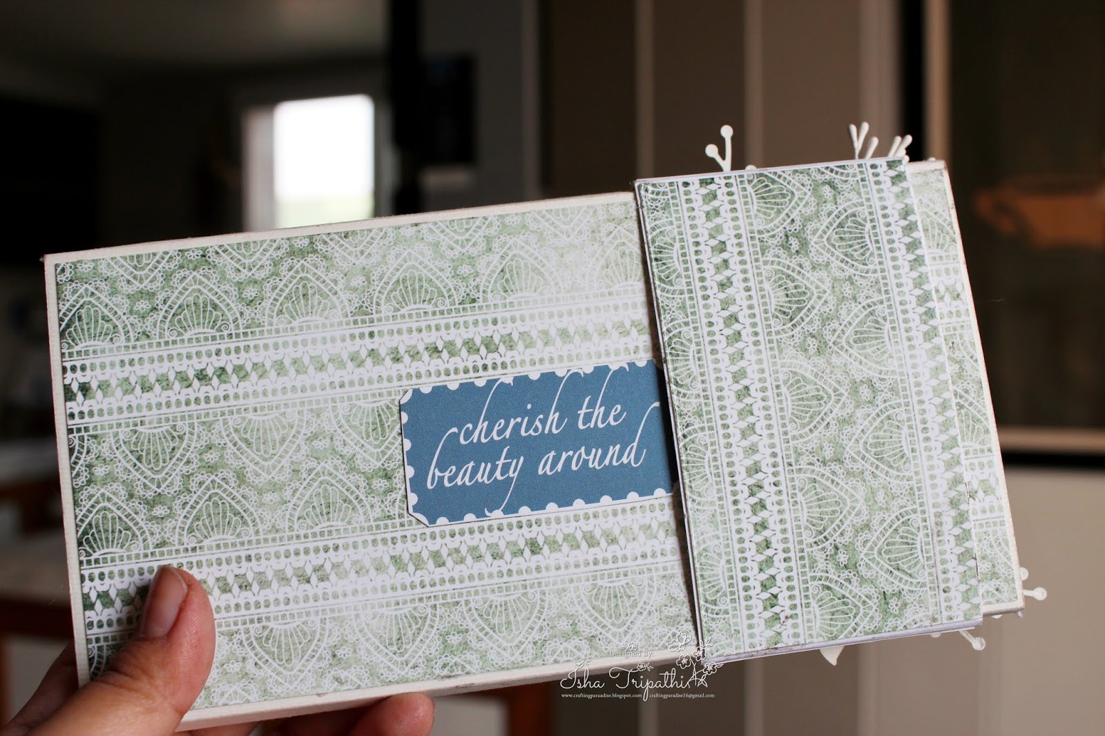 Crafters Corner : WALLET INSPIRED MINI ALBUM