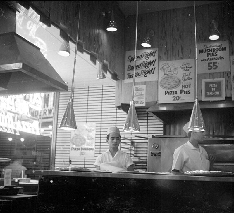 20 Intimate Black and White Photos Capture Pizza Makers Through a New ...