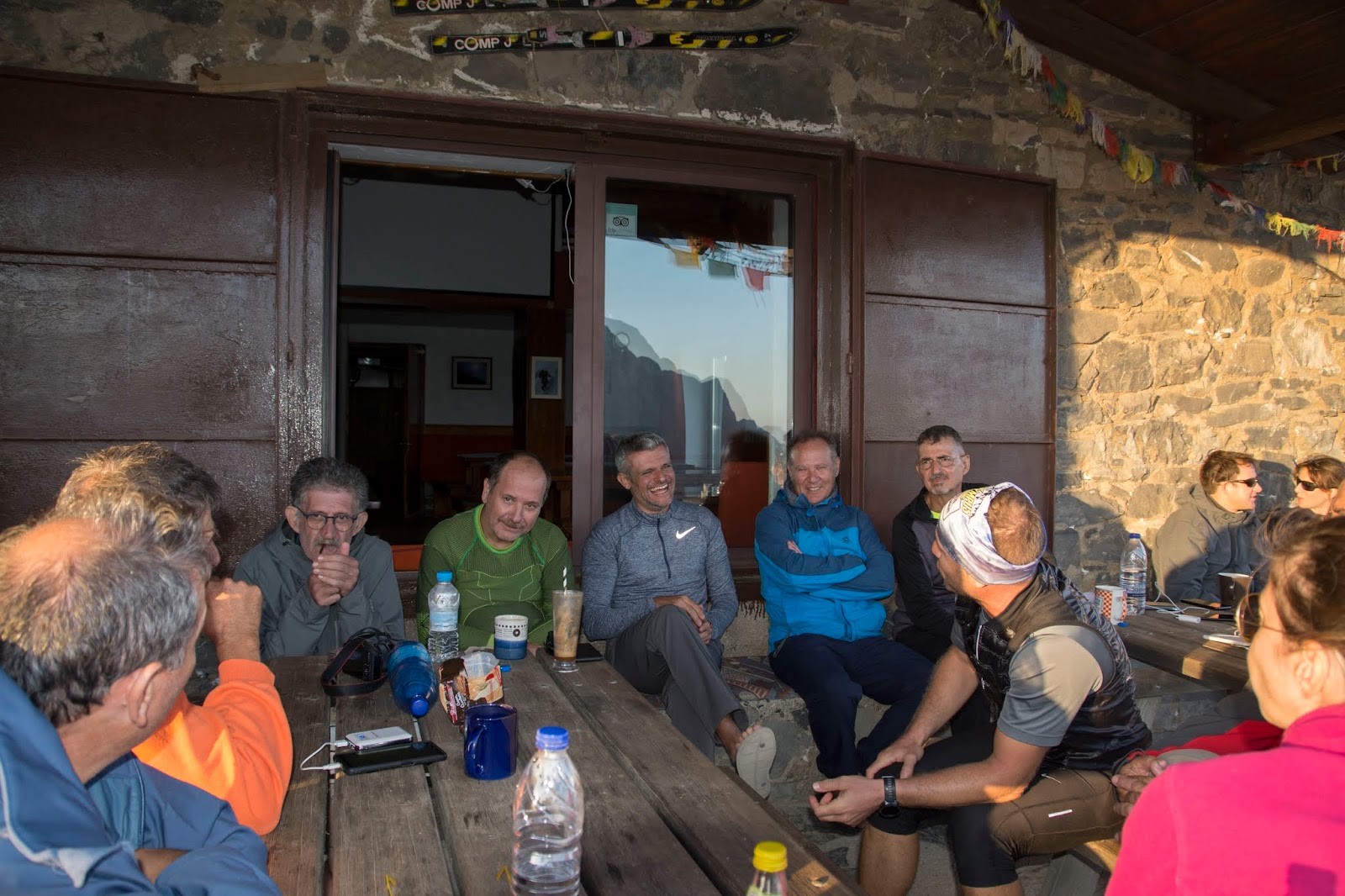 EXPLORE MOUNTAINS: ΔΙΑΣΧΙΣΗ ΛΕΥΚΩΝ ΟΡΕΩΝ (ΑΜΜΟΥΤΣΕΡΑ-ΞΥΛΟΣΚΑΛΟ)