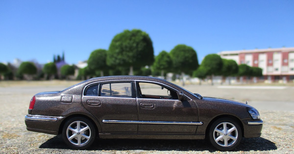 El Garaje Algabeño: Nissan Cima F50 450 V8 VIP de J-Collection