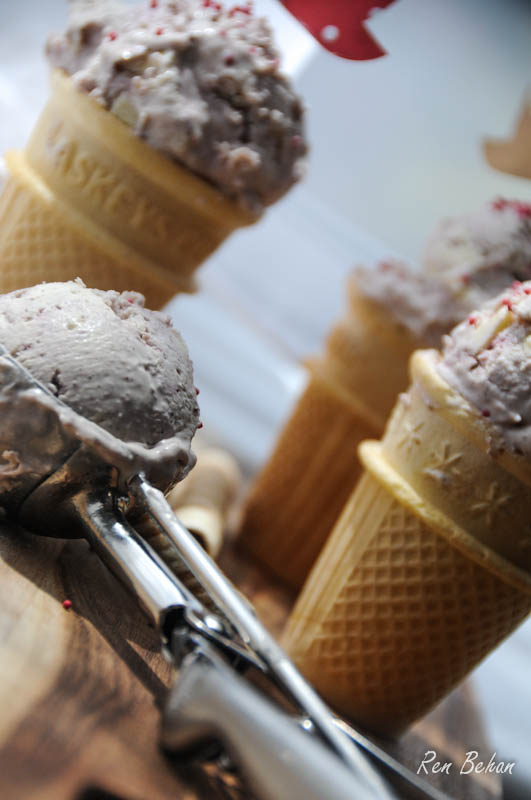 Raspberry Ripple & White Chocolate Ice Cream (no churn) | Tinned Tomatoes