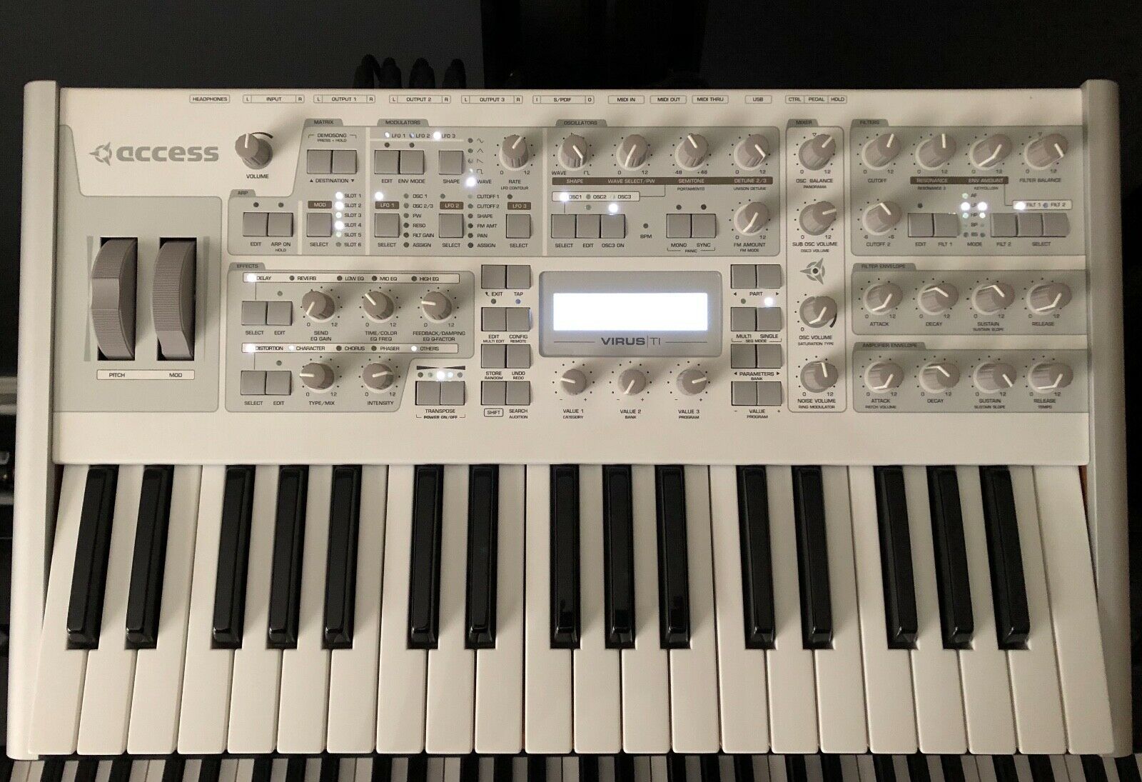 MATRIXSYNTH: Access Virus TI2 Polar 37-Key Synthesizer