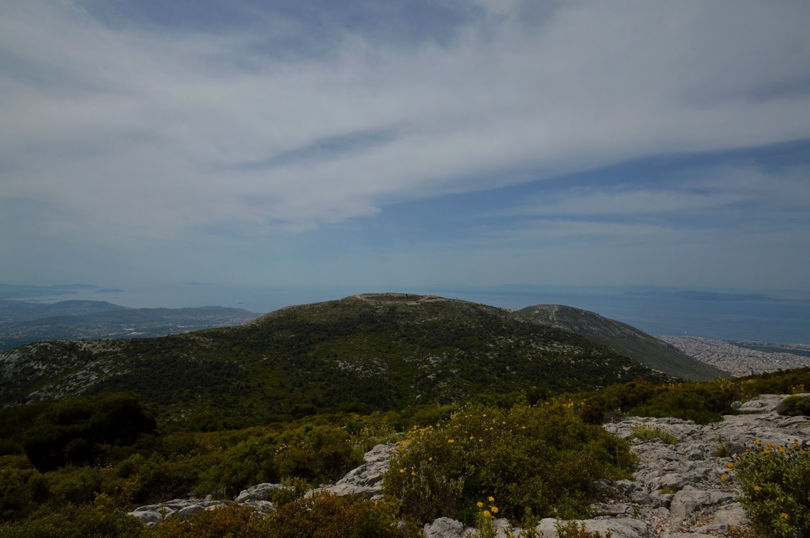 Γιώργος Πρίμπας (Στιγμές): [στο Μαυροβούνι, στο Νότιο Υμηττό, 10.05.2020]
