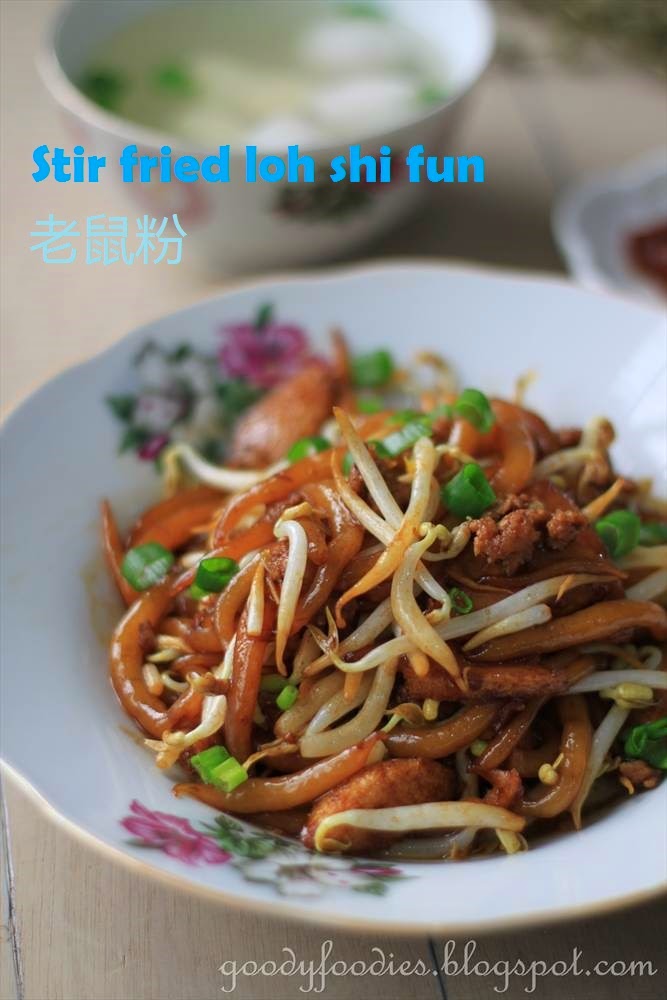 GoodyFoodies: Recipe: Stir fried loh shi fun 老鼠粉 + Fishball tofu soup